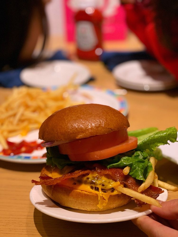 RED FIN RESTAURANT & LOUNGE - Updated December 2025 - 47 Photos & 20 ...