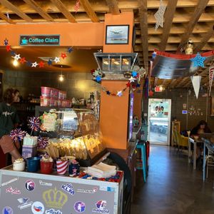 FLYING SQUIRREL COFFEE CO - 137 Photos & 106 Reviews - 110 N Main St ...