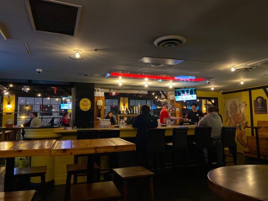 DUBLIN CALLING - 58 Photos & 36 Reviews - Pubs - 900 Granville St ...