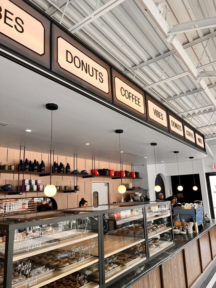 THE SALTY DONUT - 112 Photos & 31 Reviews - 5 W Paces Ferry Rd NW ...