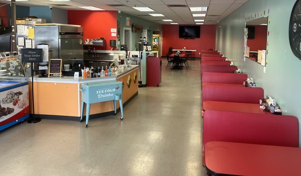 SWEET TREATS & CAFE - Updated May 2025 - 212 S Queen St, Littlestown ...