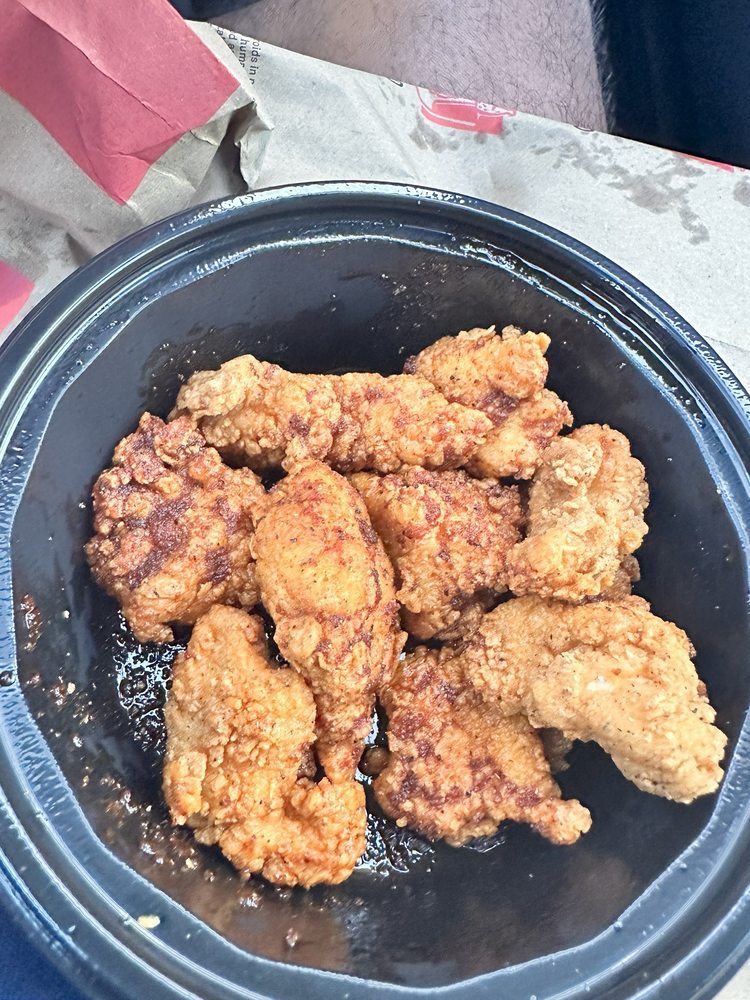 KFC - Updated July 2025 - 16 Photos & 30 Reviews - 1009 Beards Hill Rd ...