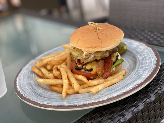 FALLS POOL BAR & GRILL - 87 Photos & 30 Reviews - 8701 World Center Dr ...