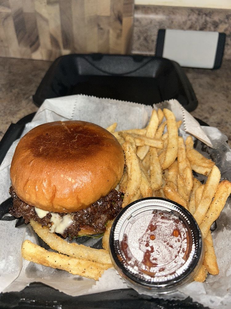 SMASH EM’S BURGER BAR - Updated October 2025 - 69 Photos & 60 Reviews ...