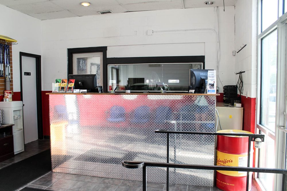 MAPLE GARAGE - Updated March 2025 - 11 Photos & 151 Reviews - 134 S ...