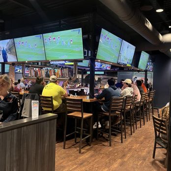 WALK-ON’S SPORTS BISTREAUX - CLEMSON RESTAURANT - Updated December 2024 ...