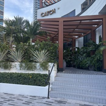 CATCH - Updated December 2025 - 274 Photos & 125 Reviews - 200 S Pointe ...
