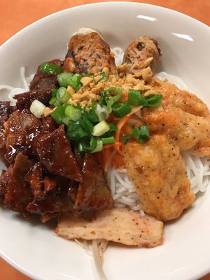 COM TAM THUAN KIEU - Updated August 2025 - 452 Photos & 361 Reviews ...