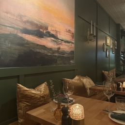 BAR CAPRI - Updated May 2025 - 39 Photos & 17 Reviews - 1730 E Warner ...