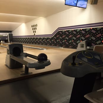 FIRS BOWL - Updated December 2025 - 14 Photos & 25 Reviews - 1950 River ...