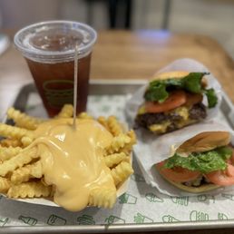 SHAKE SHACK - Updated December 2025 - 205 Photos & 69 Reviews - 10 ...