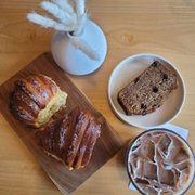 MOMONA BAKERY AND COFFEE SHOP - 220 Photos & 74 Reviews - 7 E Kaahumanu ...