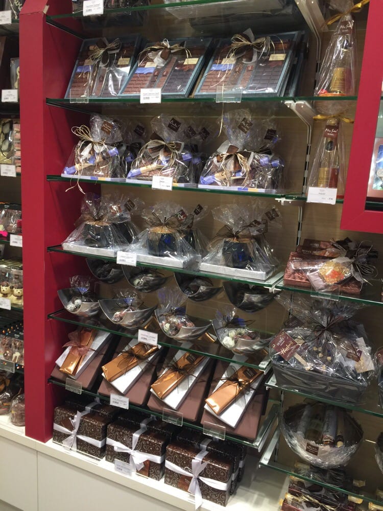 HUSSEL CONFISERIE - Updated December 2024 - Donaustadtstr. 1, Wien ...