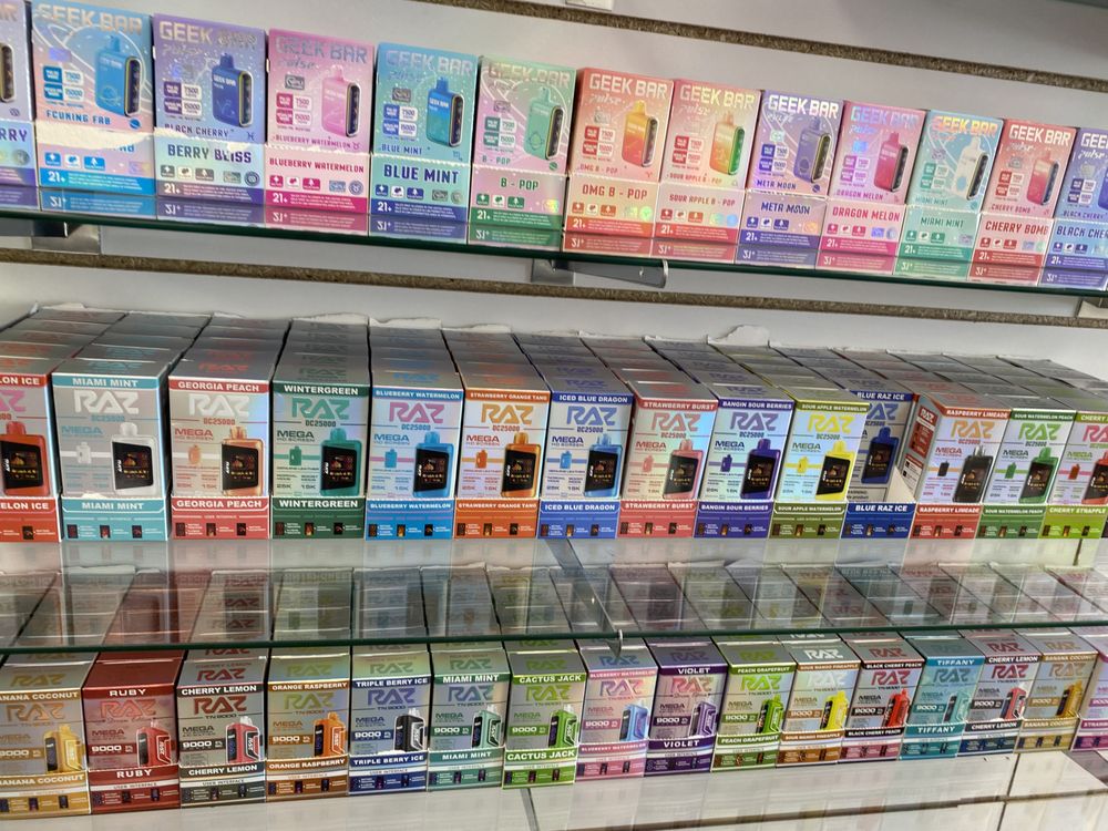 HUQA SMOKE & VAPE - Updated November 2025 - 29 Photos - 1912 E 2nd St ...