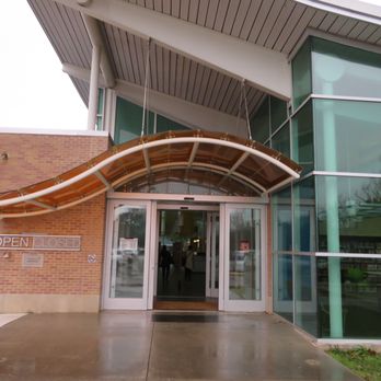 MCGOVERN STELLA LINK NEIGHBORHOOD LIBRARY - Updated November 2025 - 75 ...