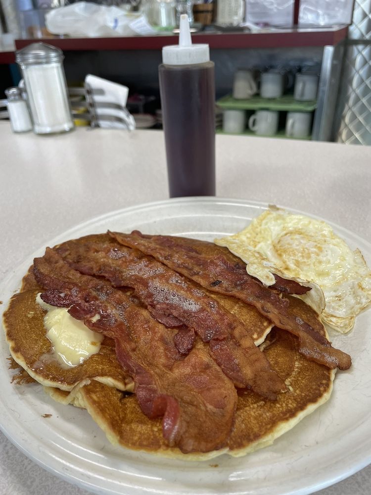 RIGHT SPOT - Updated October 2025 - 24 Photos & 30 Reviews - 200 S Bend ...