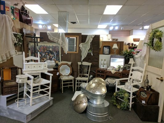 DELAWARE ANTIQUE MALL - Updated September 2025 - 13 Photos & 18 Reviews ...