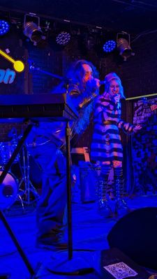 CHAIN REACTION - Updated October 2025 - 172 Photos & 263 Reviews - 1652 ...