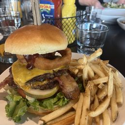 THE MASH HOUSE - Updated November 2025 - 247 Photos & 140 Reviews - 10 ...