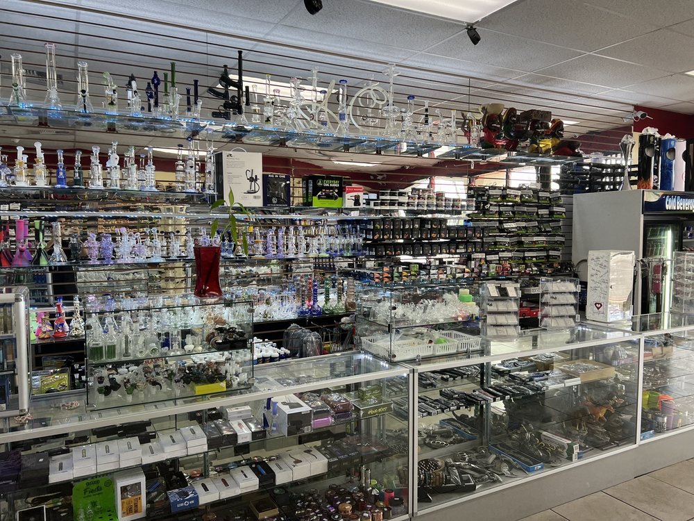 BUDGET SMOKE & GIFTS - Updated December 2025 - 10470 W Cheyenne Ave ...
