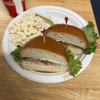 HELLO DELI - Updated January 2026 - 80 Photos & 138 Reviews - 2820 La ...