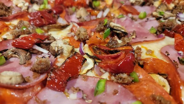 SAWMILL PIZZA & TAPHOUSE - Updated January 2026 - 62 Photos & 86 ...