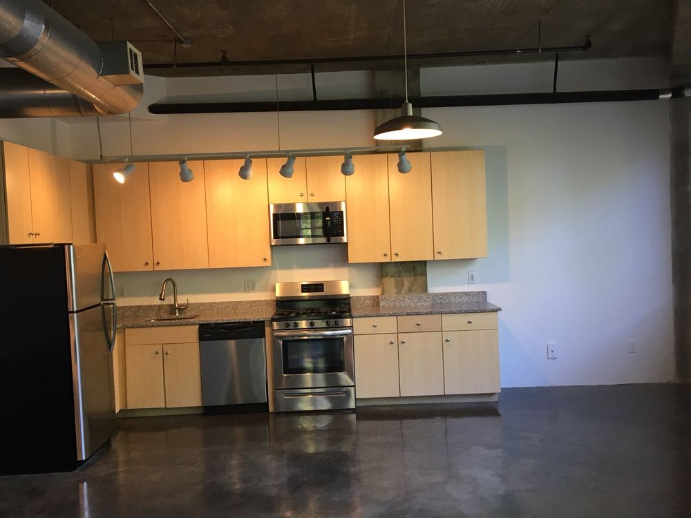 ICE HOUSE LOFTS - Updated October 2025 - 16 Photos - 105 Sycamore Pl ...