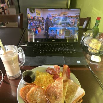 MIRACLE MILE CAFE - Updated June 2024 - 912 Photos & 766 Reviews - 2130 ...