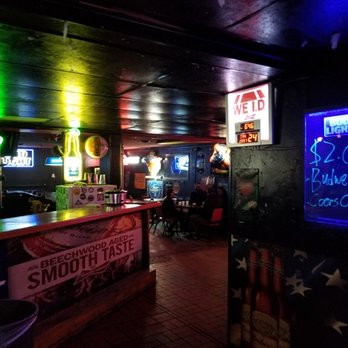 R & R BAR - Updated December 2025 - 61 Photos & 28 Reviews - 701 S ...