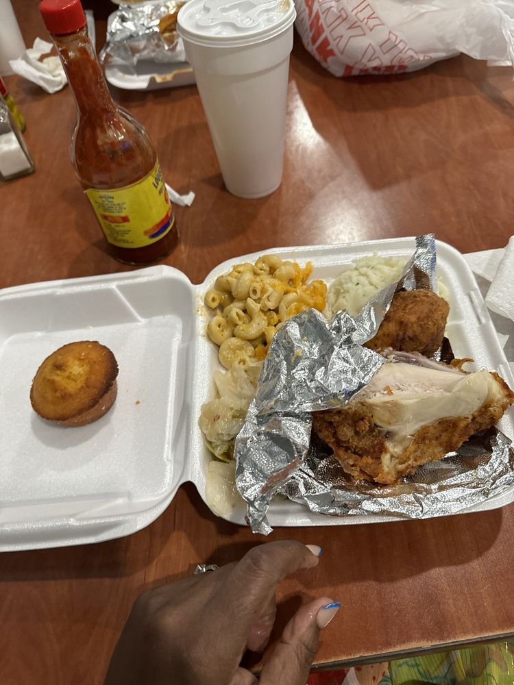 MAXINE’S OLD COUNTRY KITCHEN - Updated December 2025 - 1254 Macon St ...