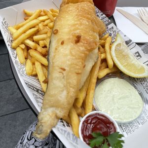 BLUE OCEAN - Updated September 2024 - 151 Pitshanger Lane, London ...