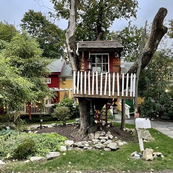 THE TREE HOUSE TAVERN & BISTRO - Updated July 2024 - 1707 Photos & 808 ...