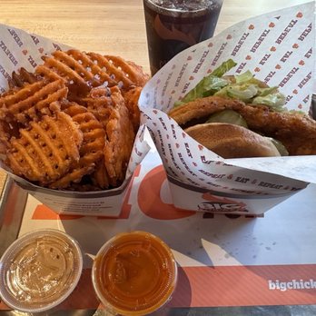 BIG CHICKEN - Updated December 2025 - 101 Photos & 111 Reviews - 444 E ...