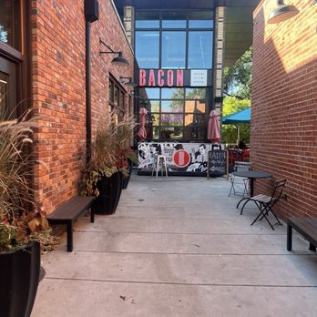 BACON SOCIAL HOUSE - SUNNY SIDE - Updated November 2024 - 1792 Photos ...