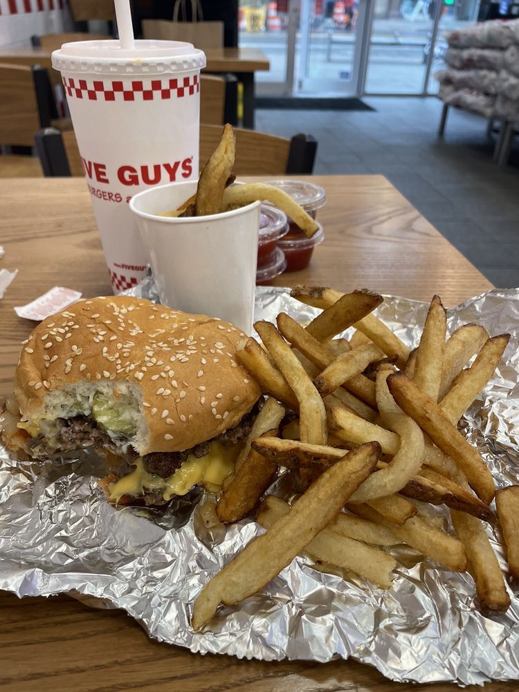 FIVE GUYS - Updated June 2024 - 93 Photos & 81 Reviews - 56 W 14th St ...