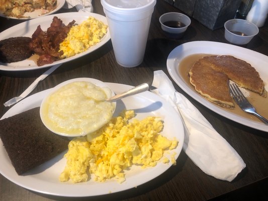 PANCAKE HOUSE - 20 Photos & 37 Reviews - 149 W Dixon Blvd, Shelby ...