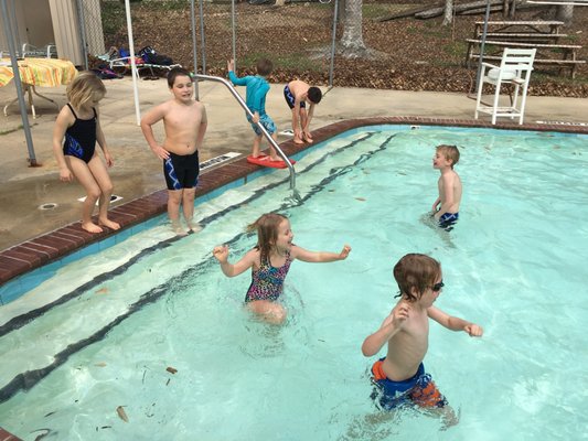 LAKE PARK SWIM CLUB - Updated May 2025 - 14 Photos - 6333 Lakeland Dr ...