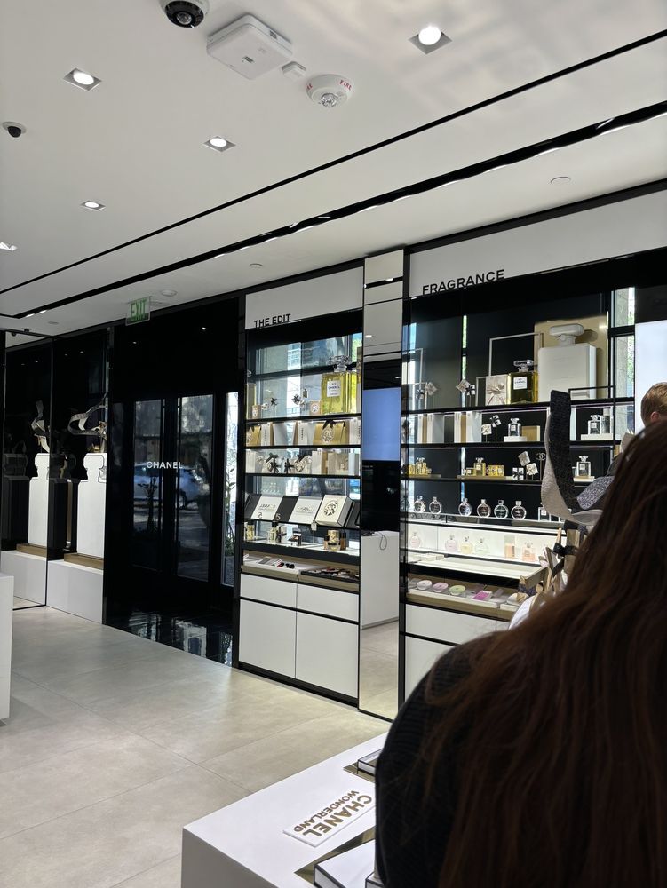 CHANEL FRAGRANCE AND BEAUTY BOUTIQUE - Updated November 2024 - 15024 N ...