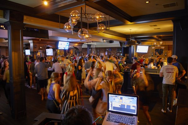 LG’S BAR - 70 Photos & 135 Reviews - American (New) - 1525 N Wells St ...