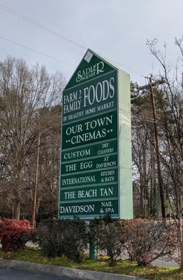 SADLER SQUARE SHOPPING CENTER - Updated July 2025 - 277 Griffith St ...