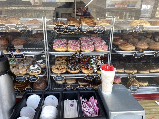 MANNA DONUTS - 142 Photos & 192 Reviews - 3735 Riverside Dr, Chino ...