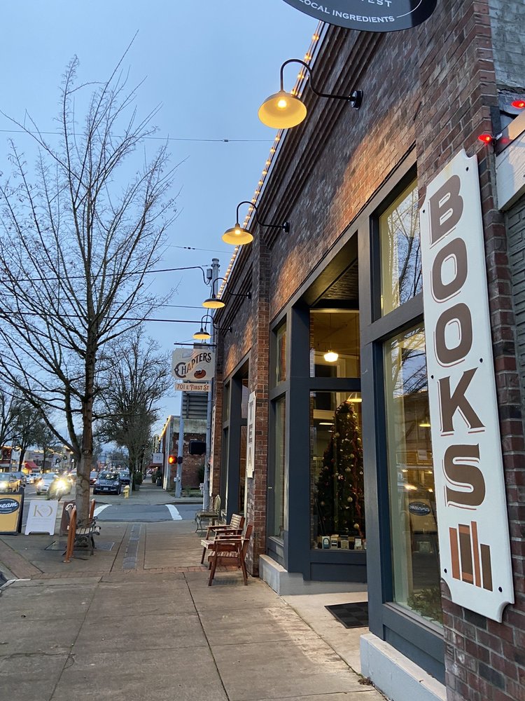 CHAPTERS BOOKS & COFFEE - 44 Photos & 66 Reviews - Coffee & Tea - 701 E ...