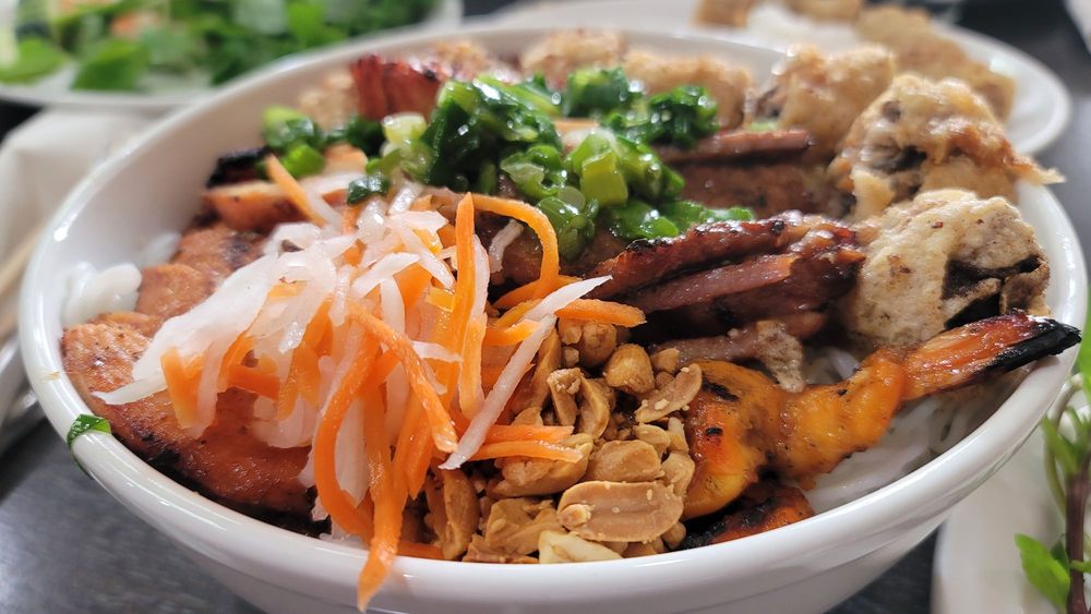 GOLDEN PHO & GRILL - Updated December 2025 - 85 Photos & 93 Reviews ...