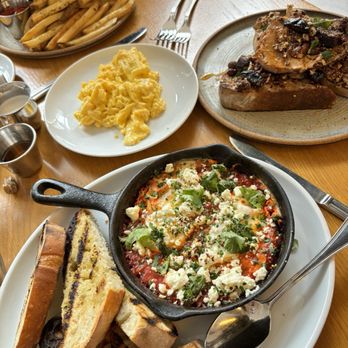 LOCKBOX - Updated March 2025 - 399 Photos & 203 Reviews - 167 W Main St ...