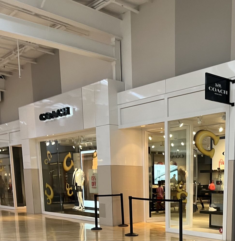COACH OUTLET STORE - Updated October 2025 - 25 Photos & 32 Reviews ...
