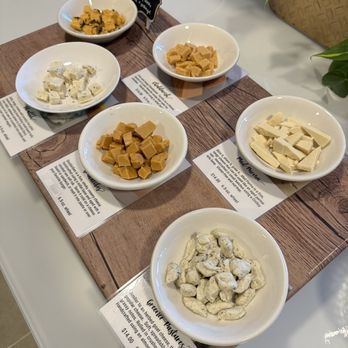 MAD CHEESE - Updated December 2025 - 5903 1/2 Bramble Ave, Cincinnati ...