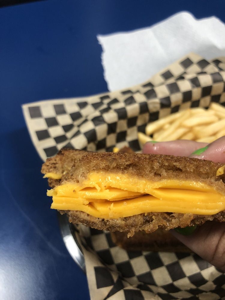 SNOW WHITE GRILL - CLOSED - Updated August 2024 - 41 Photos & 88 ...