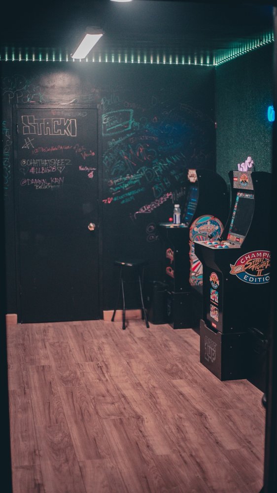 CLUBHOUSE STUDIO - Updated January 2025 - 20 Photos - 2412 Minnesota ...