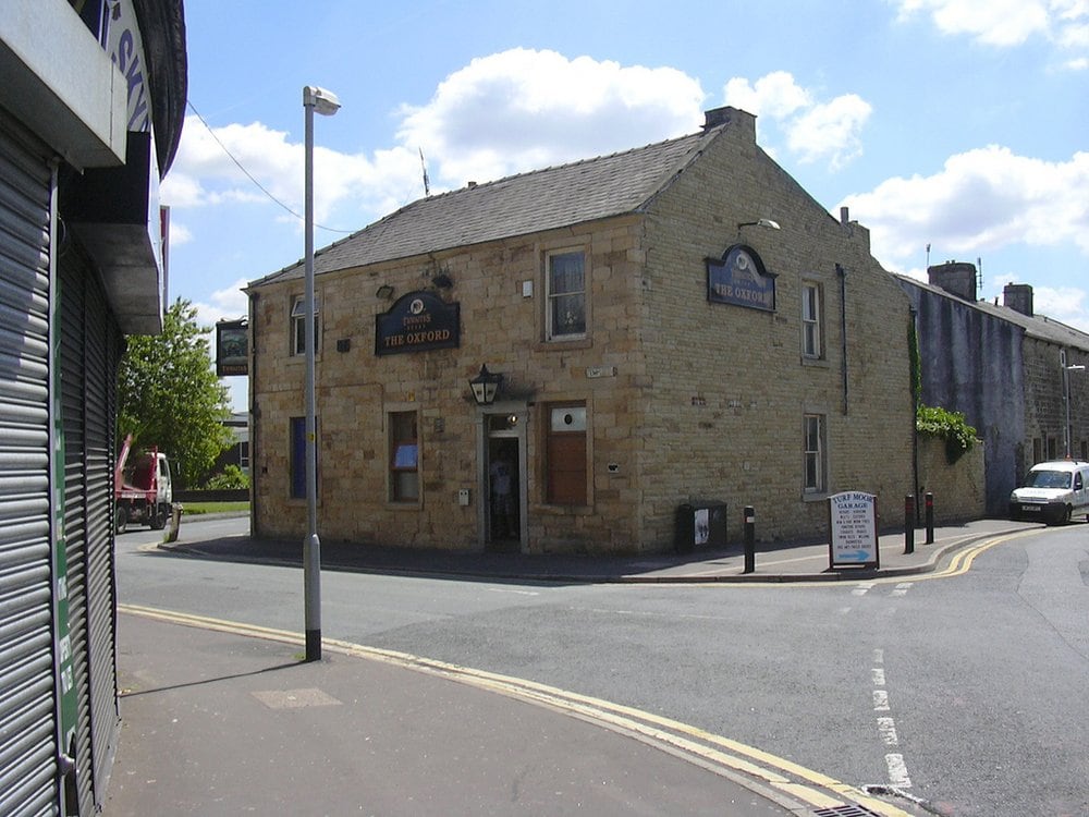 THE OXFORD - Updated May 2024 - 1 Temple Street, Burnley, Lancashire ...