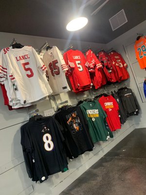 LIDS OUTLET - Updated June 2025 - 10 Photos & 14 Reviews - 2774 ...